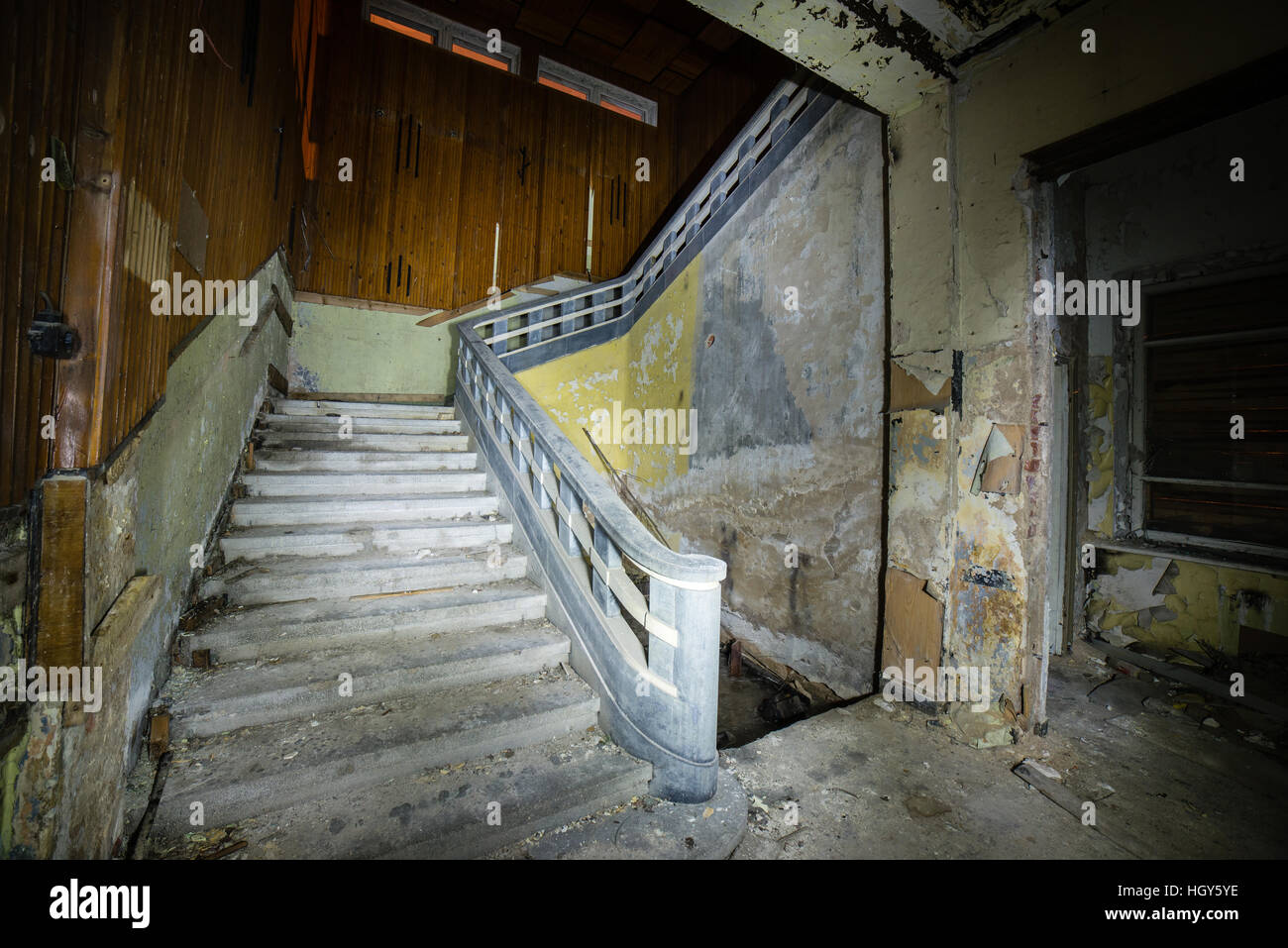 abandoned building ruins interior Stock Photo - Alamy