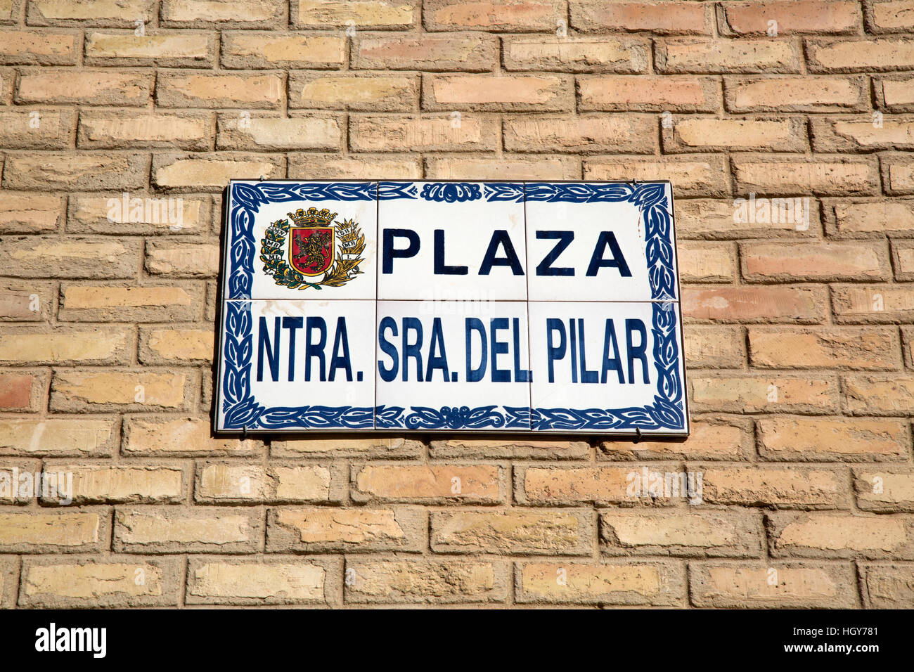 Pilar square hi-res stock photography and images - Alamy