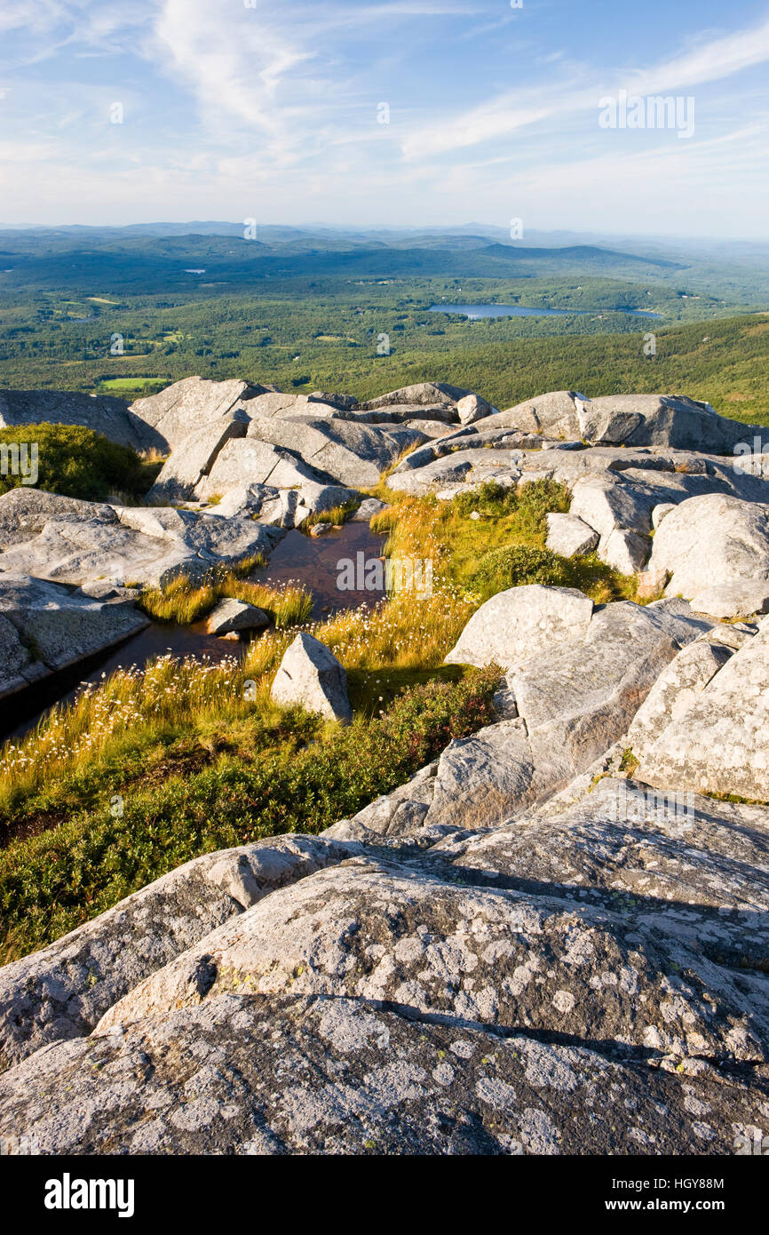 A view from the summit of Mount Monadnock in New Hampshire's Monadnock ...