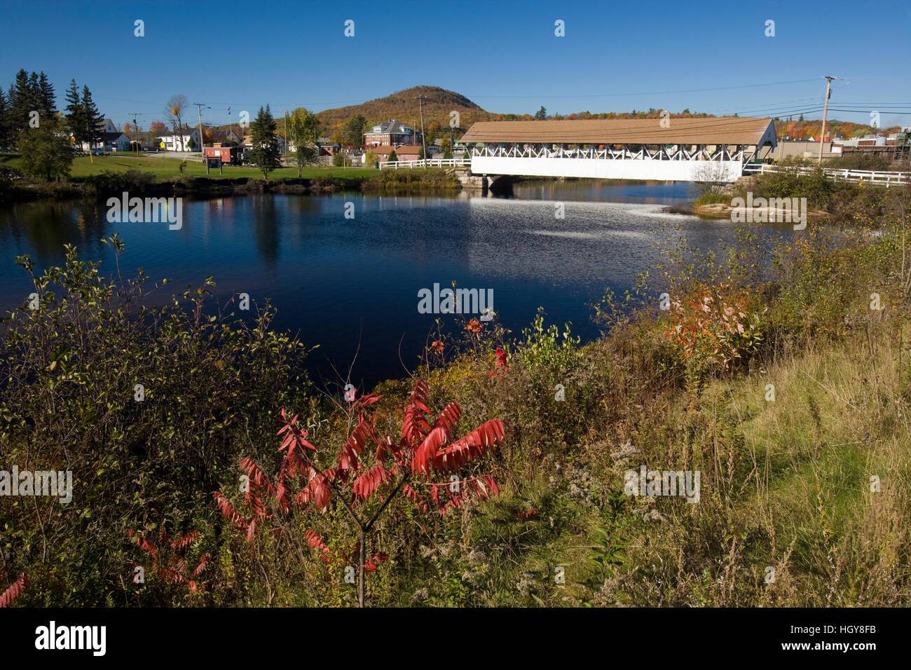 The covered bridge over the Upper Ammonoosuc River in Groveton, New ...