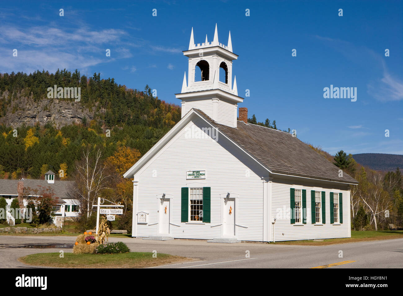 Downtown Stark, New Hampshire. Stark Union Church Stock Photo - Alamy