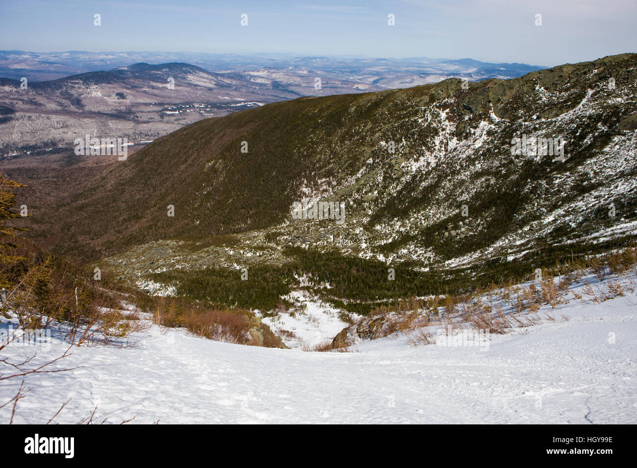 Spring snow conditions on the headwall of King Ravine in New Hampshire ...