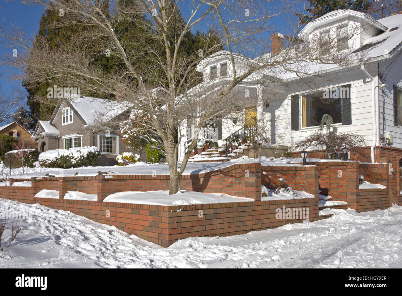 Winter snow in a neighborhood Gresham Oregon Stock Photo - Alamy