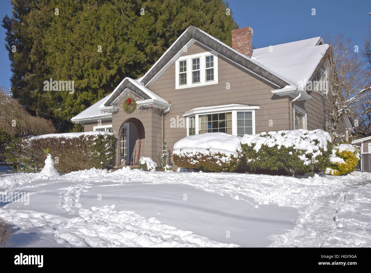 Winter snow in a neighborhood Gresham Oregon Stock Photo - Alamy