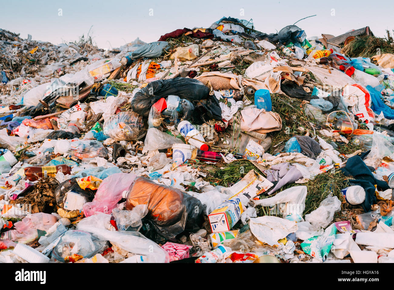 Garbage pile hi-res stock photography and images - Alamy