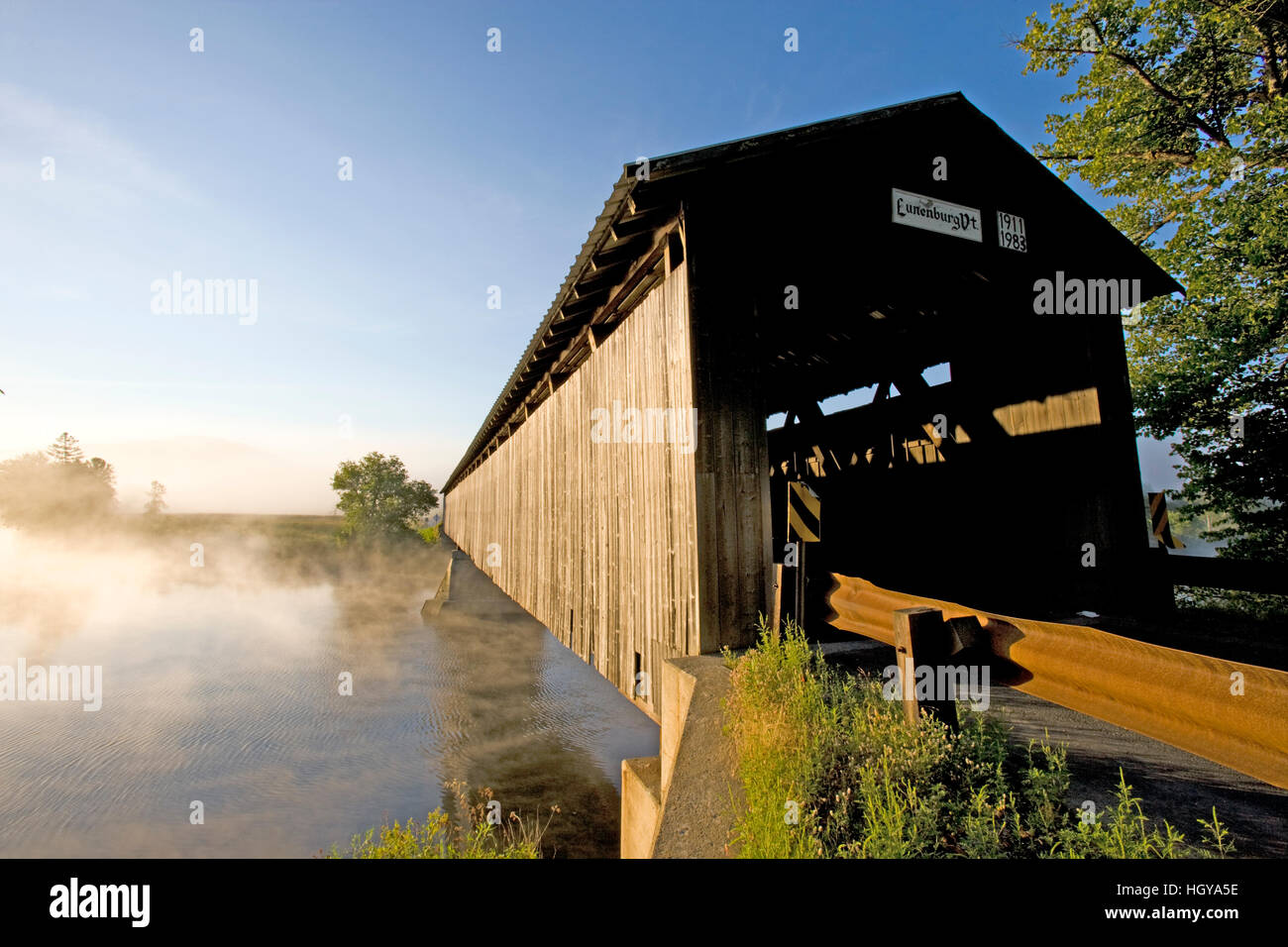 The Mount Orne covered bridge spans the Connecticut River between ...