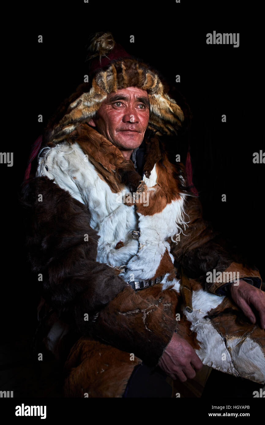 Mongolia, Bayan Olgii, kazakh eagle hunter, Eagle hunting, golden eagle ...