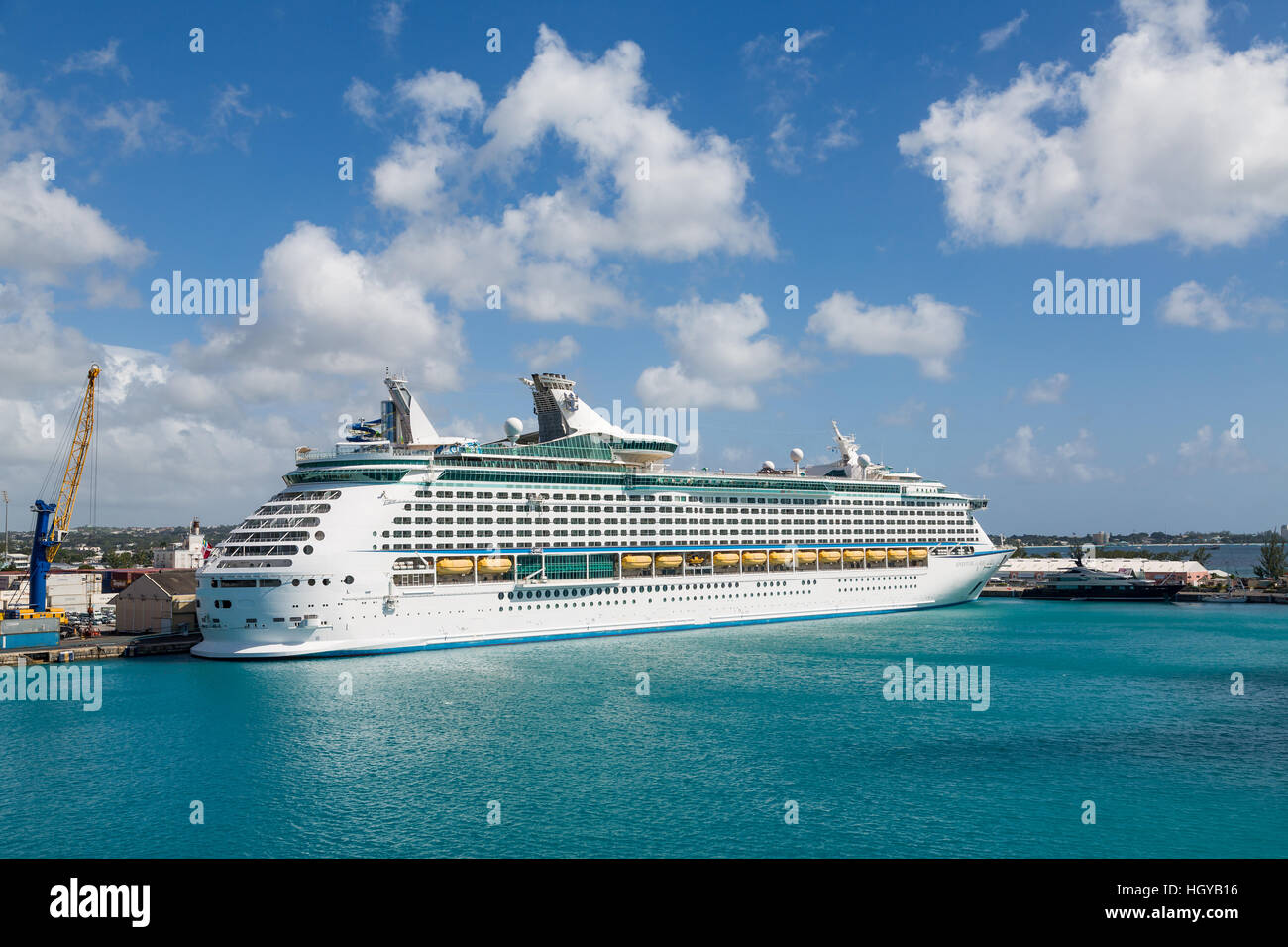 Cruise ship barbados hi-res stock photography and images - Alamy