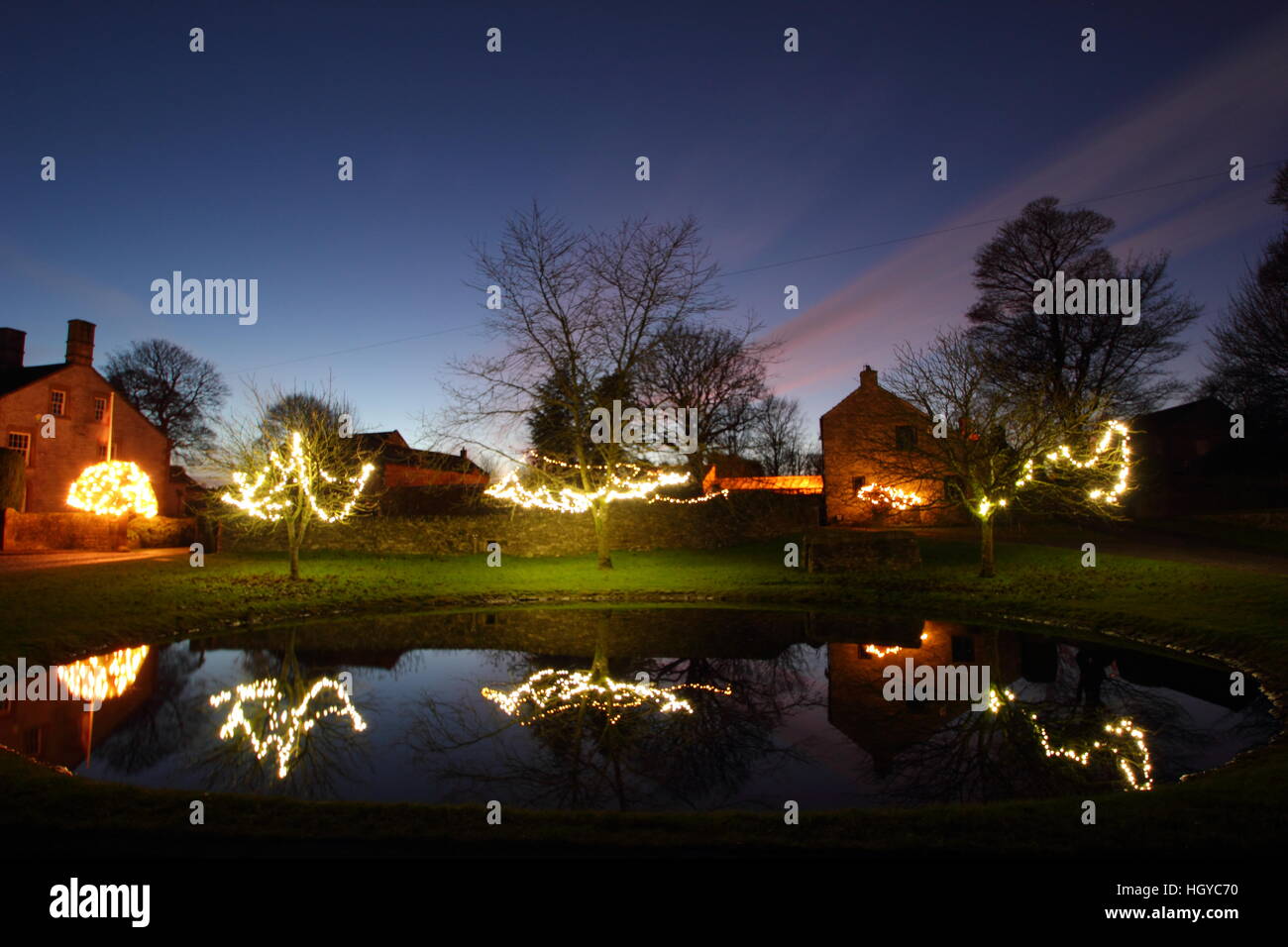 British village hi-res stock photography and images - Alamy