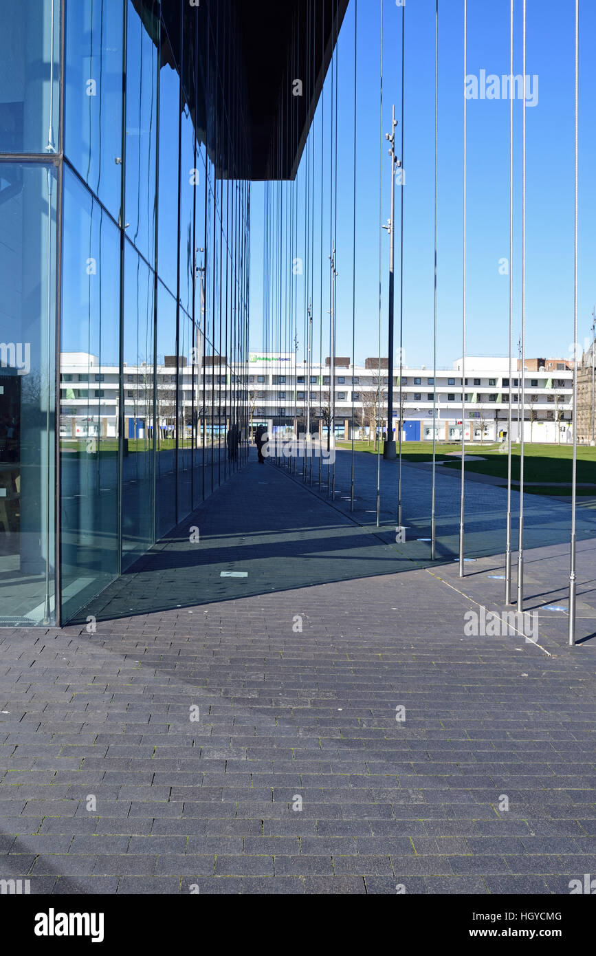 Middlesbrough MIMA (Middlesbrough Institute of Modern Art) colonnade ...
