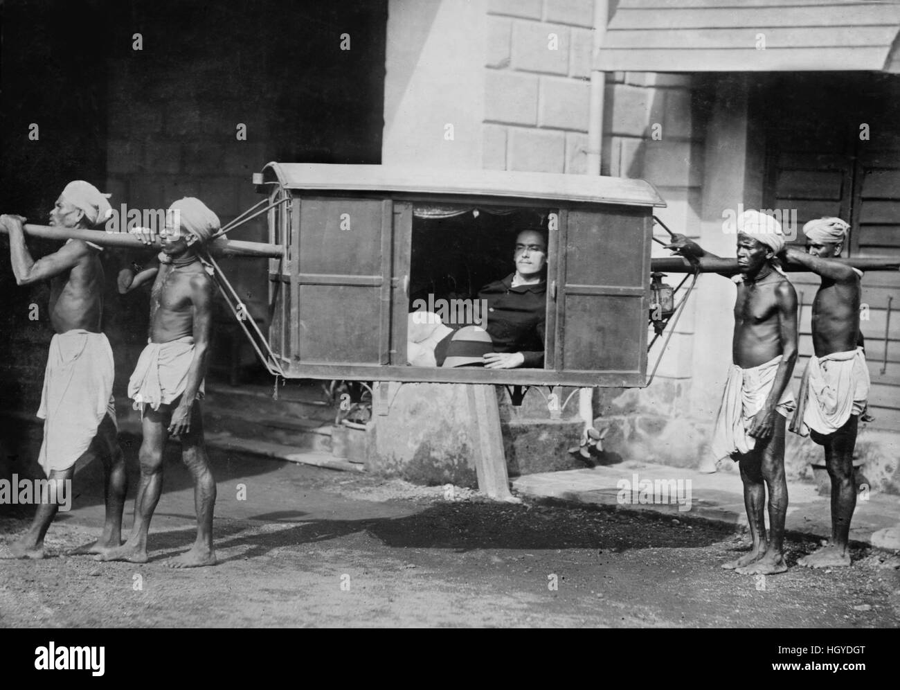 Palanquin india hi-res stock photography and images - Alamy