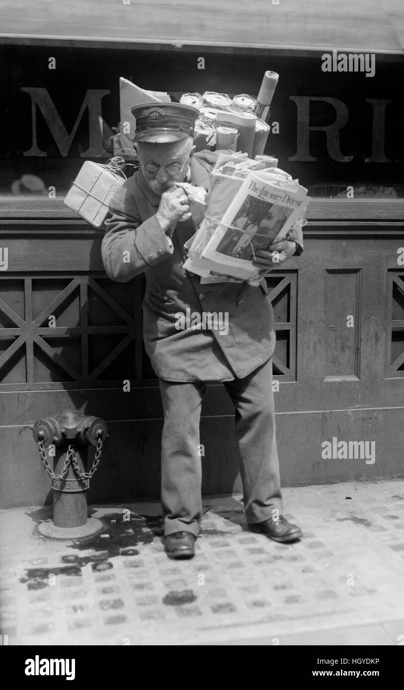 Postal worker usa hi-res stock photography and images - Alamy