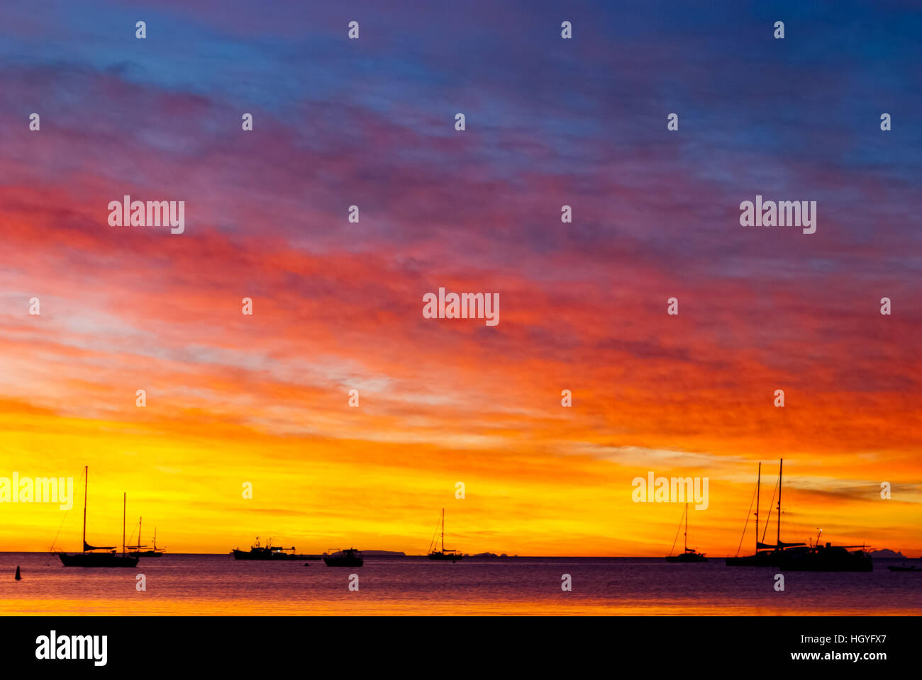 Romantic ocean sunset hi-res stock photography and images - Alamy
