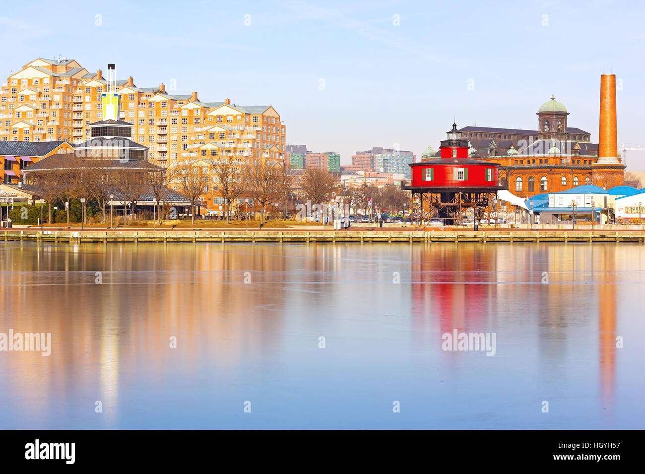 Baltimore harbor lighthouse hi-res stock photography and images - Alamy