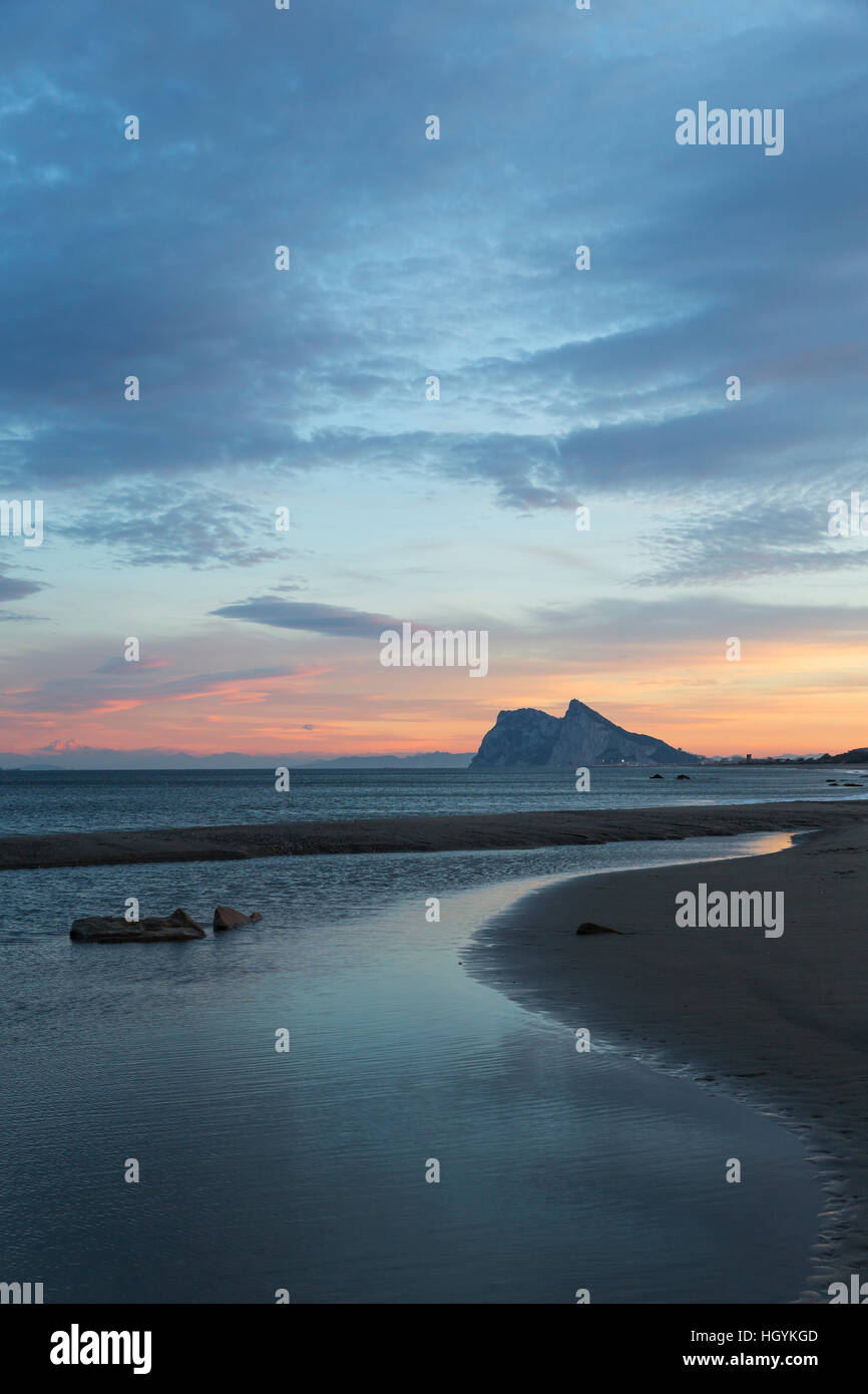 La línea cádiz hi-res stock photography and images - Alamy
