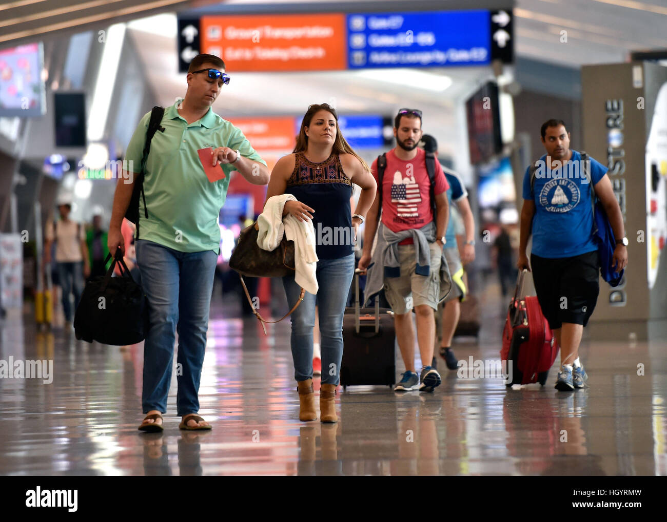 Las Vegas, Nevada, USA. 21st Sep, 2016. Passengers navigate Terminal 3 ...