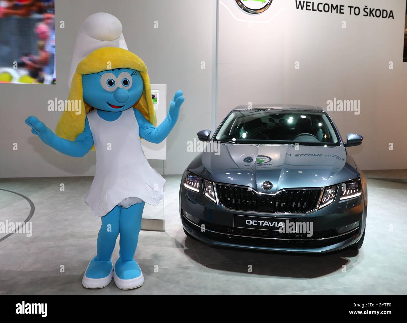 Brussles, Belgium. 13th Jan, 2017. A costumed "Smurfs" character ...