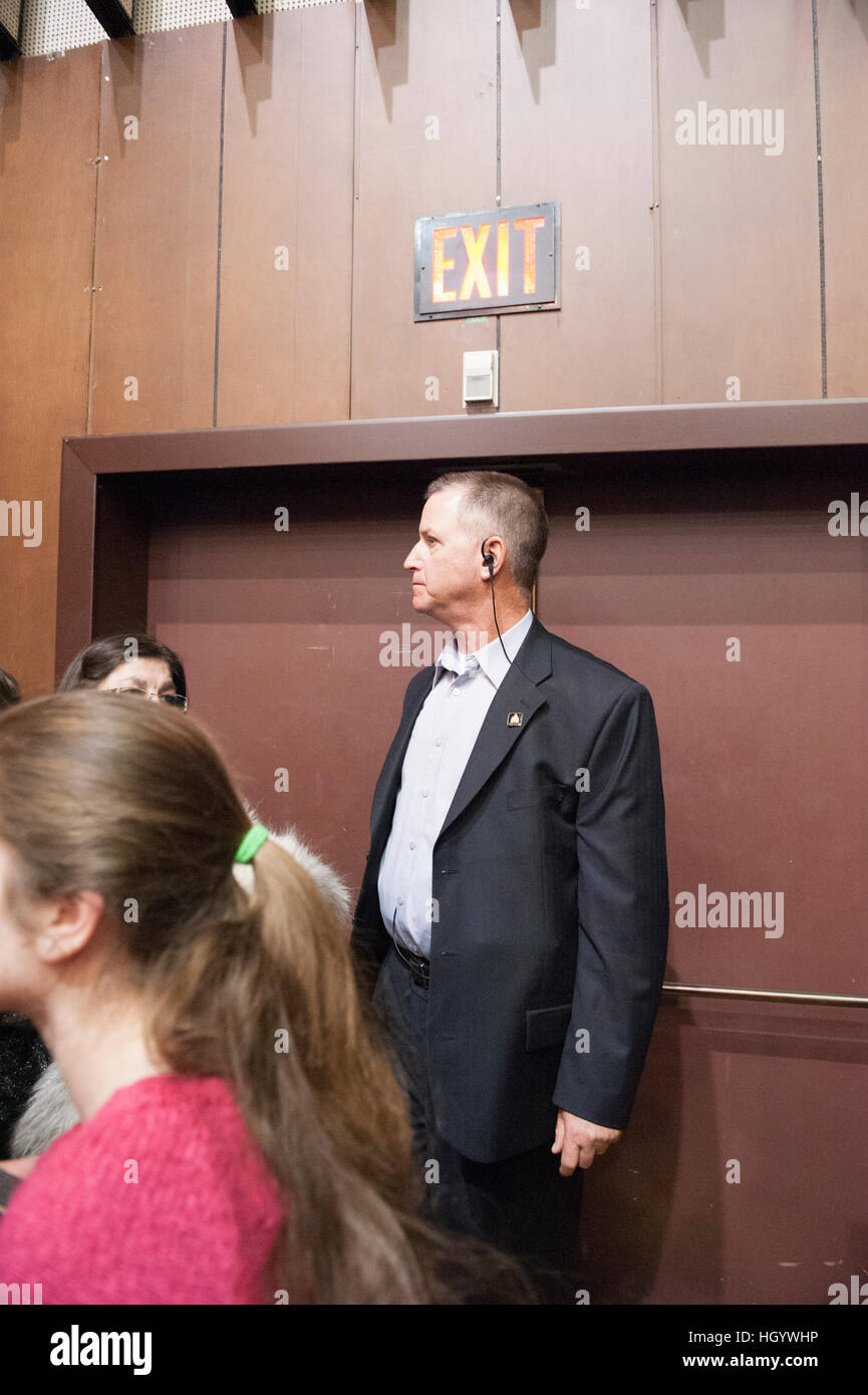 Security guard crowd control canada hi-res stock photography and images ...