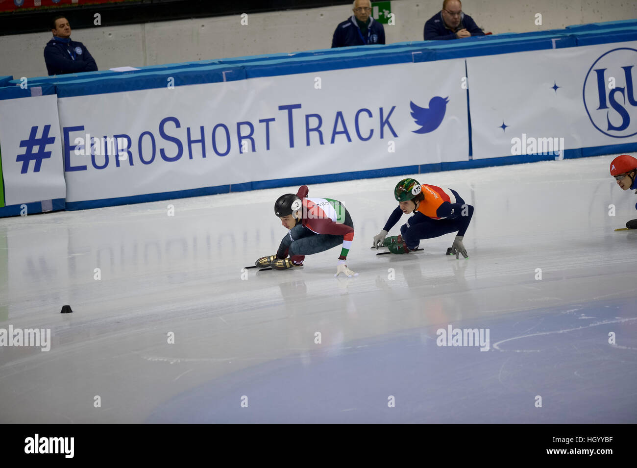 Short track speed skating hi-res stock photography and images - Alamy
