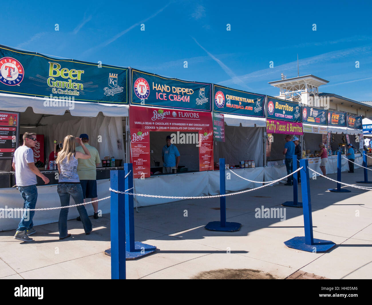 Baseball stadium food hi-res stock photography and images - Alamy