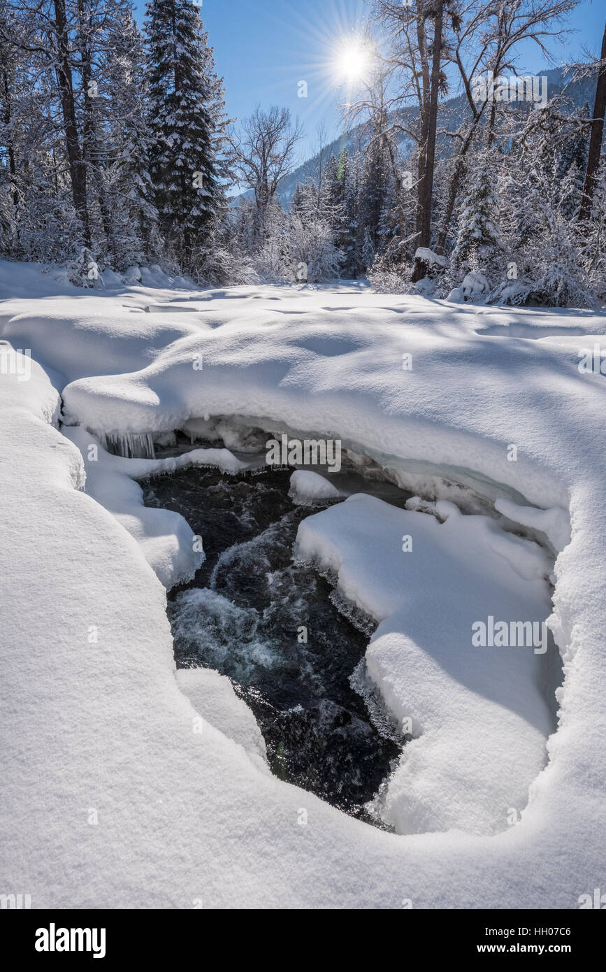 Partially frozen river hi-res stock photography and images - Alamy