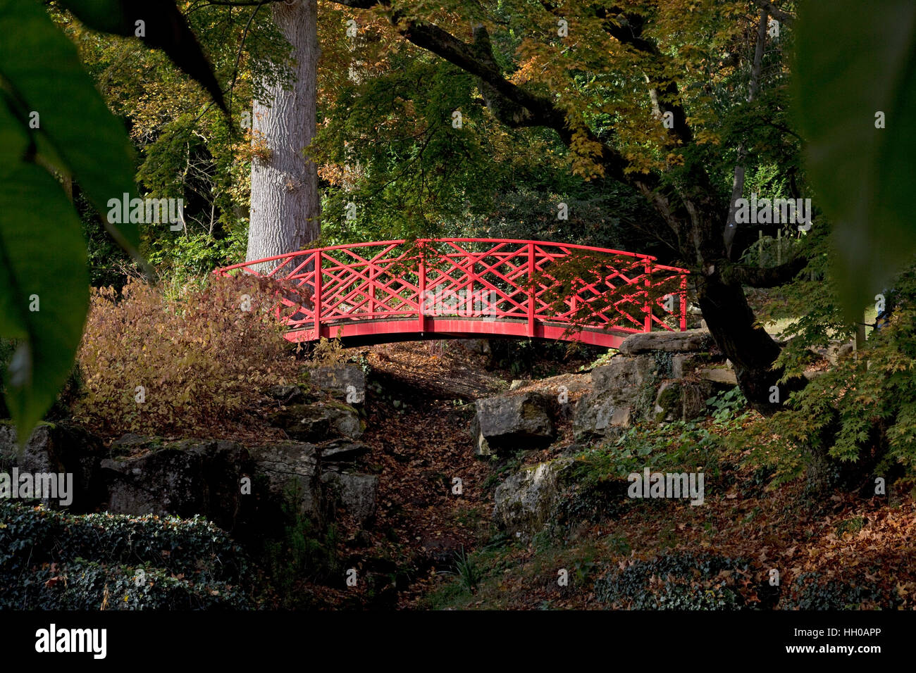 Chinese red bridge hi-res stock photography and images - Alamy