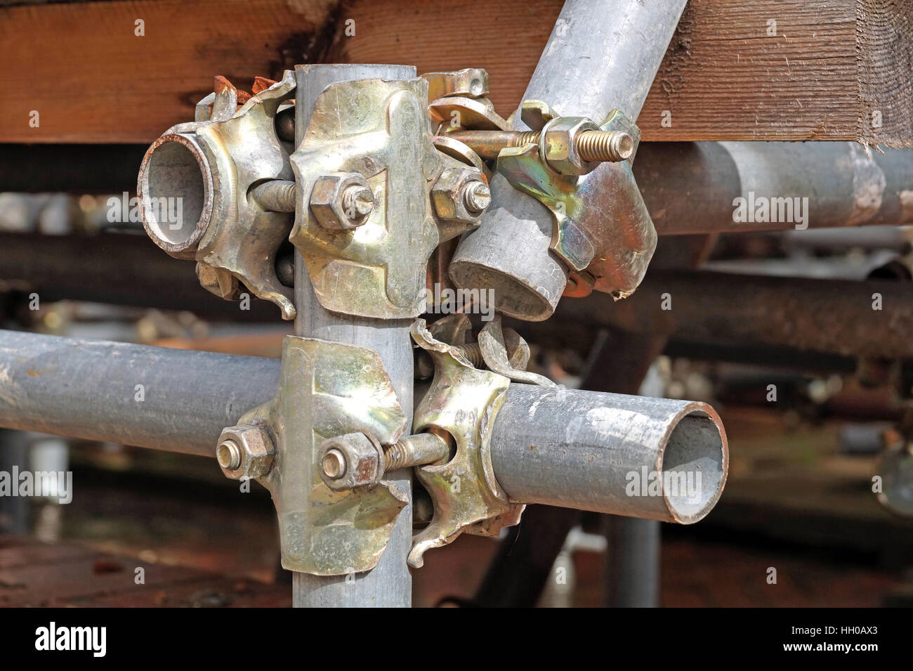 Scaffolding pipe clamp and parts, An important part of building ...