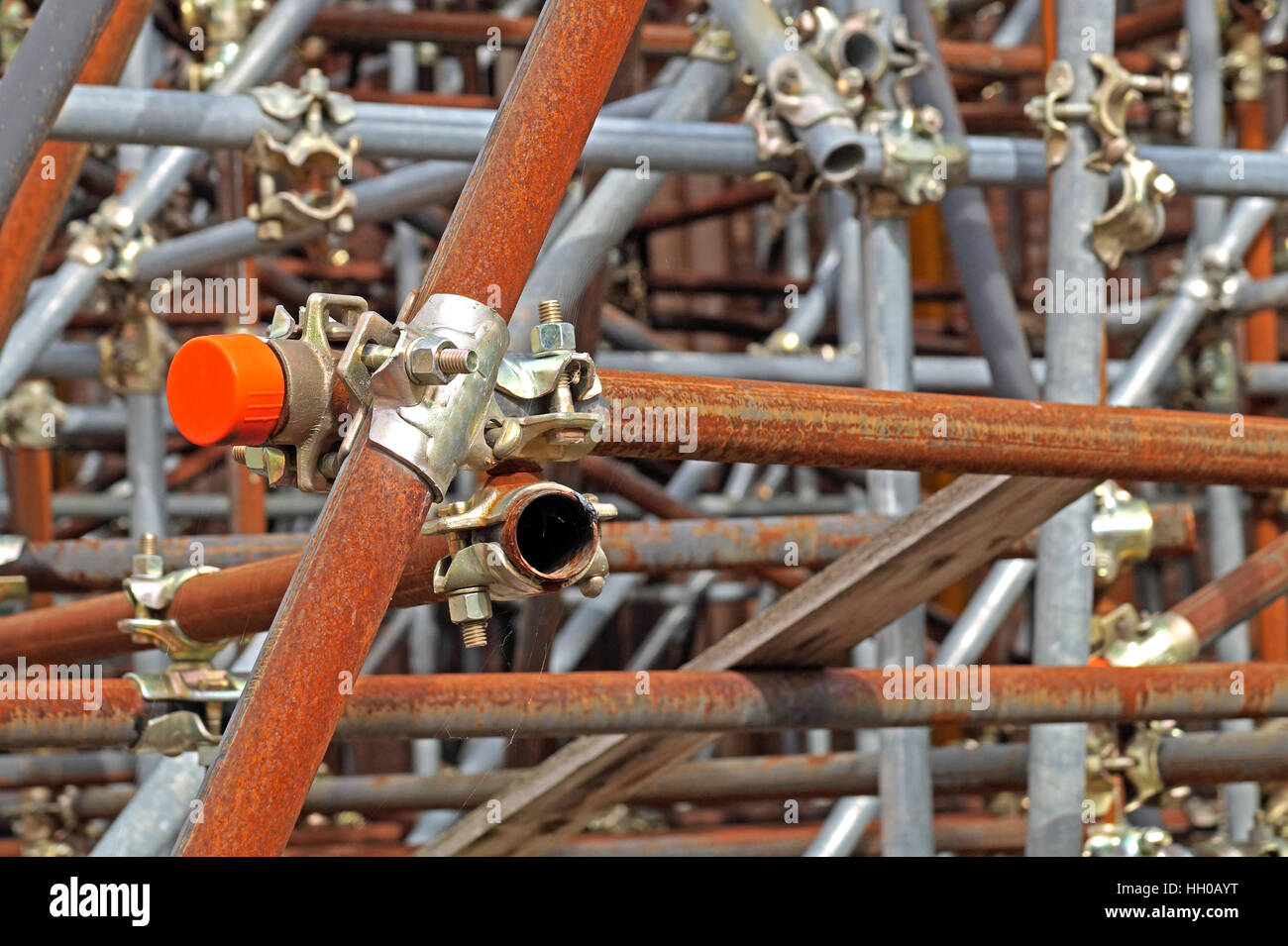 Scaffolding pipe clamp and parts, An important part of building ...