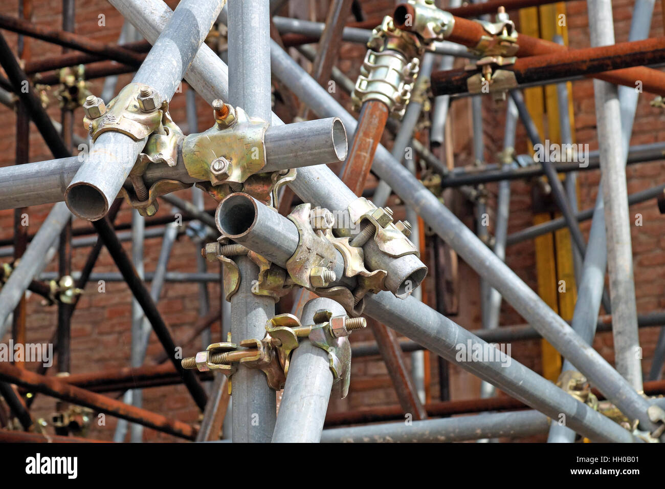 Scaffolding pipe clamp and parts, An important part of building ...