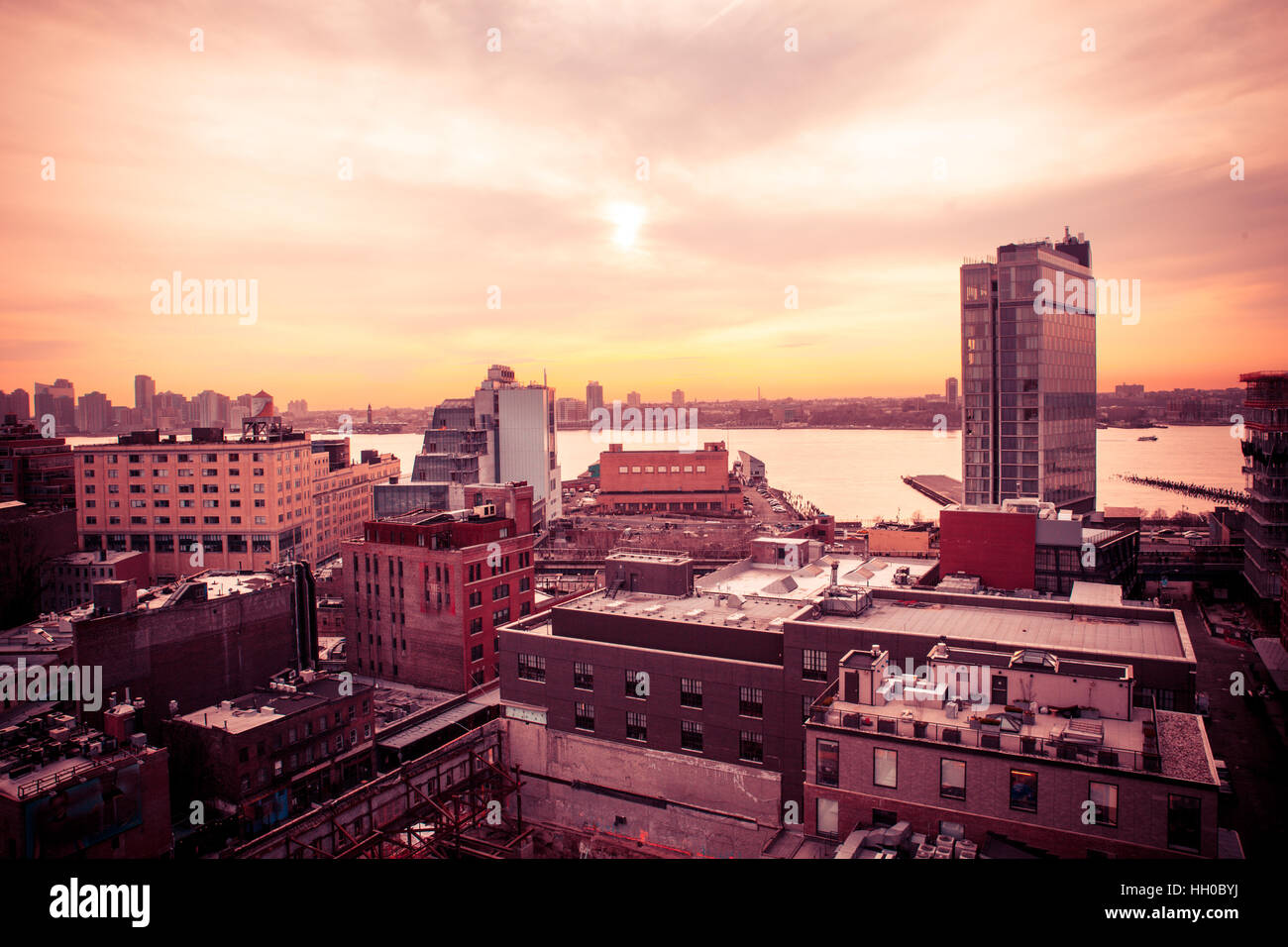 New York City sunset scene from the west side of Manhattan near the ...
