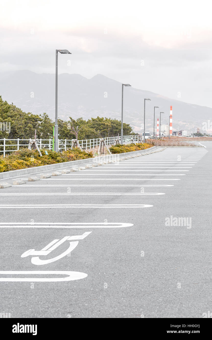 Handicapped Parking Spaces in commercial parking lot Stock Photo - Alamy Handicapped Parking Spaces in commercial parking lot Stock Photo - Alamy