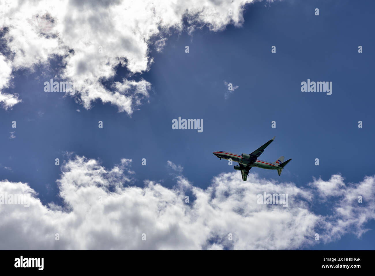 Overhead jet hi-res stock photography and images - Alamy