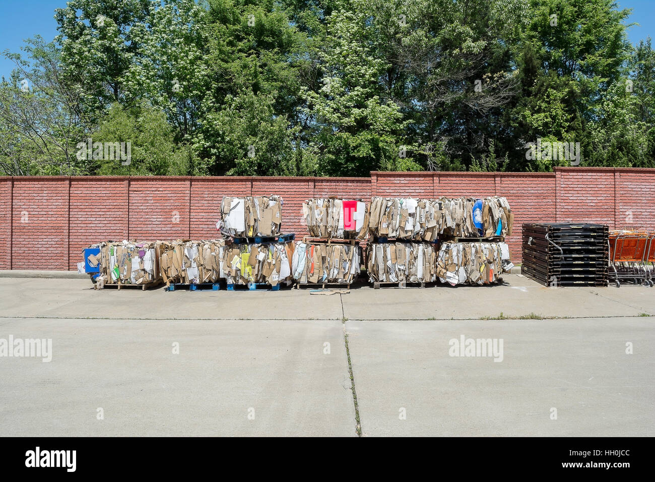 Dock boxes hi-res stock photography and images - Alamy