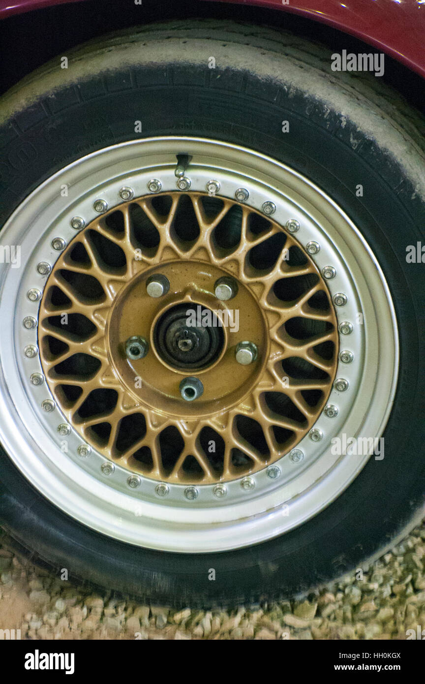 Alfa romeo 75 image hi-res stock photography and images - Alamy