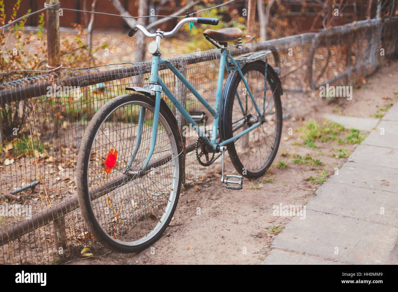Vintage old bicycle hi-res stock photography and images - Alamy