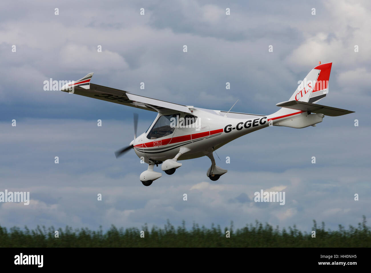 Flight Design CTLS G-CGEC in flight landing at Sandtoft Airfield Stock ...