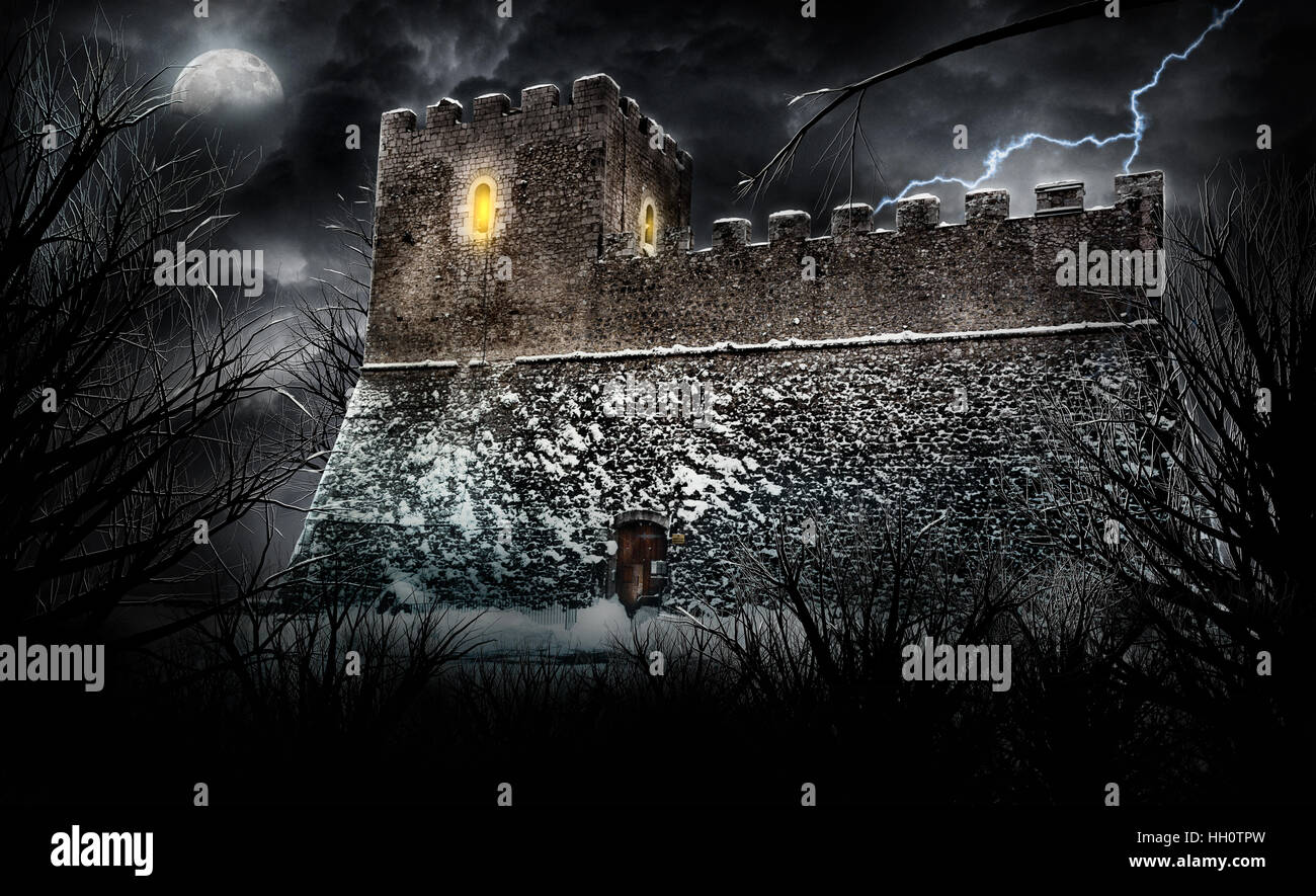 Scary castle hi-res stock photography and images - Alamy