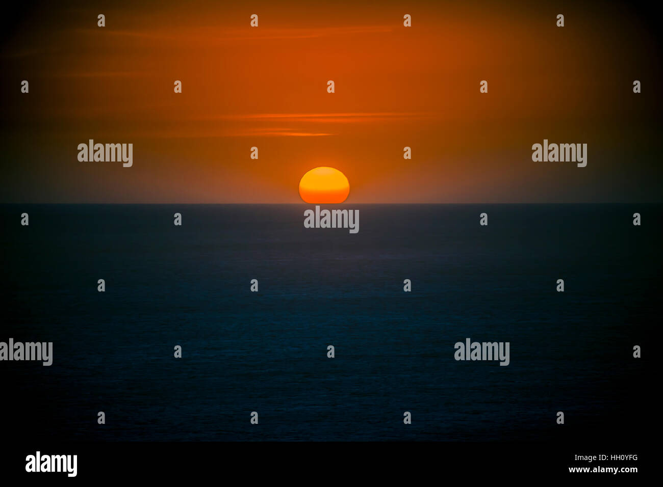 Sun over horizon hi-res stock photography and images - Alamy