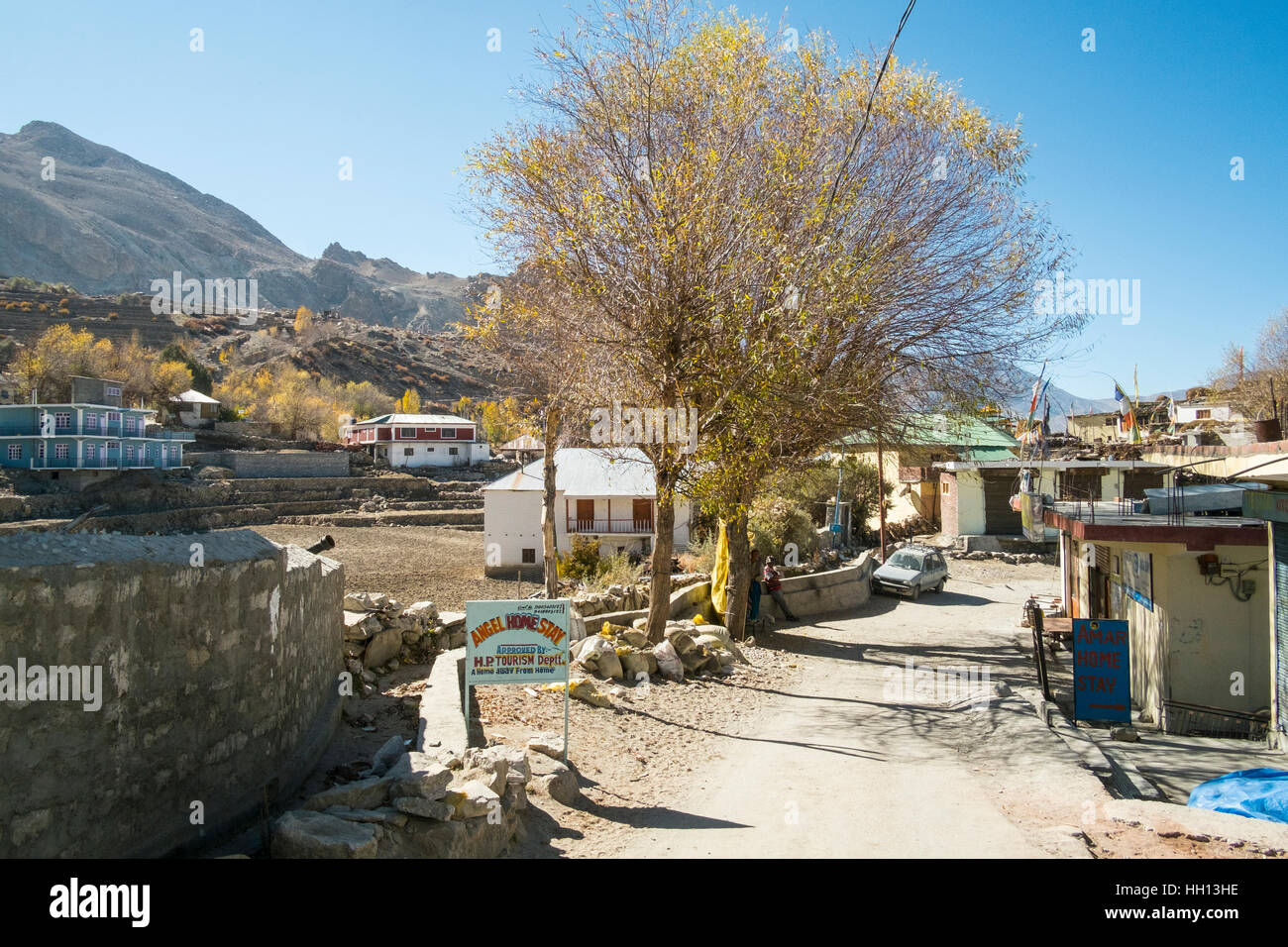 The road from Sangla Valley to Spiti Valley in Himachal Pradesh, India ...