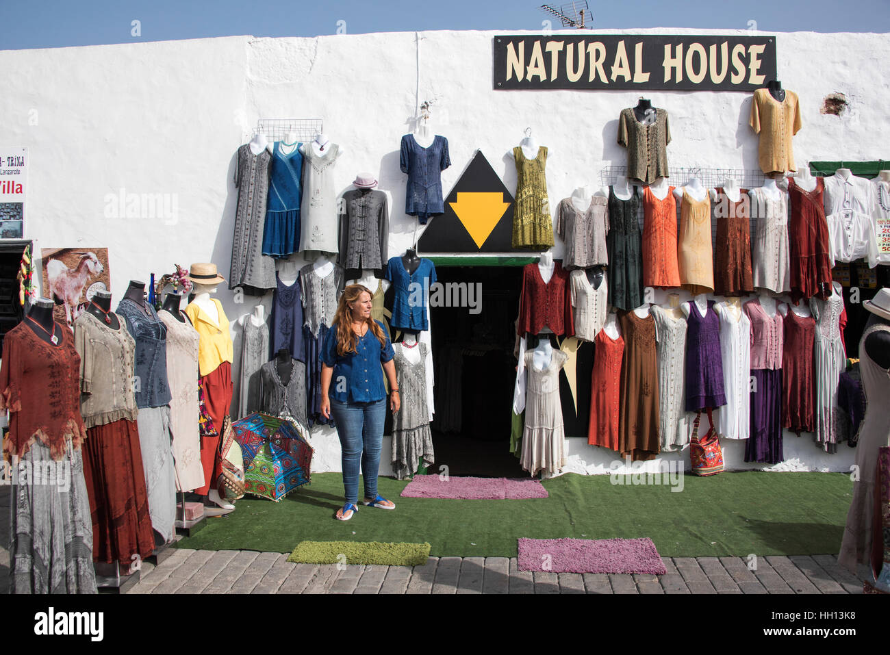 Ladies womens clothes shop hi-res stock photography and images - Alamy