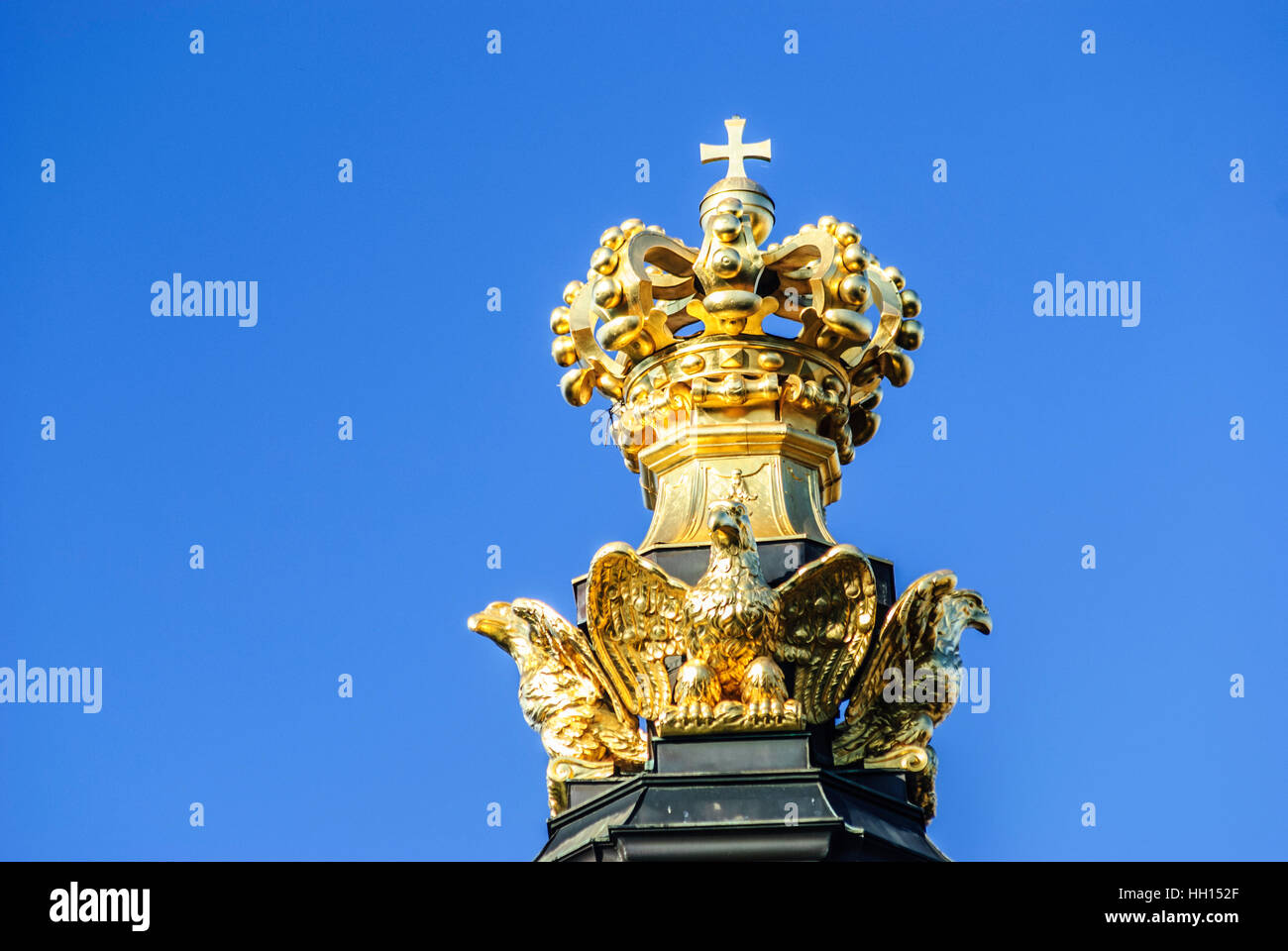 Kings crown hi-res stock photography and images - Alamy