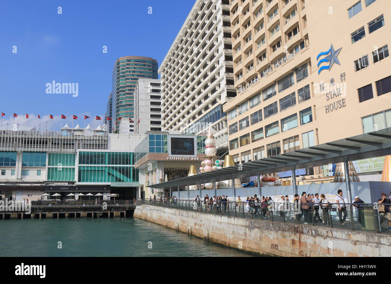 People visit Harbour City shopping mall in Hong Kong Stock Photo - Alamy