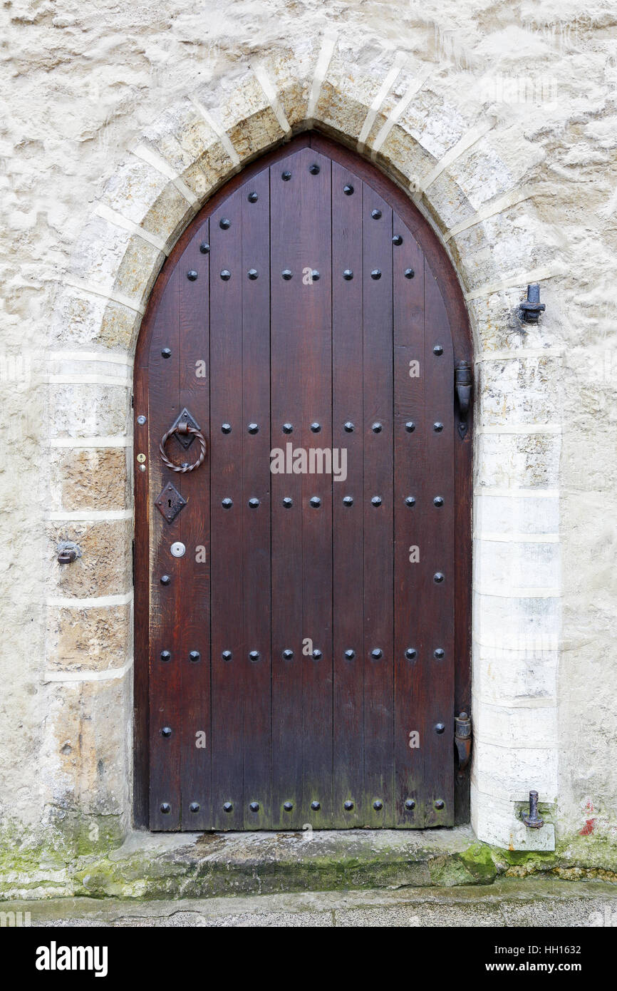 Old door and arch hi-res stock photography and images - Alamy