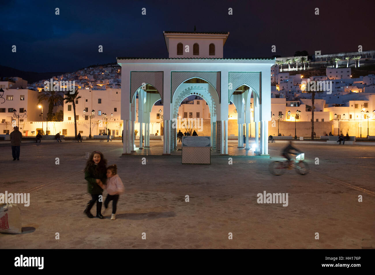 Kids playing in square medina hi-res stock photography and images - Alamy