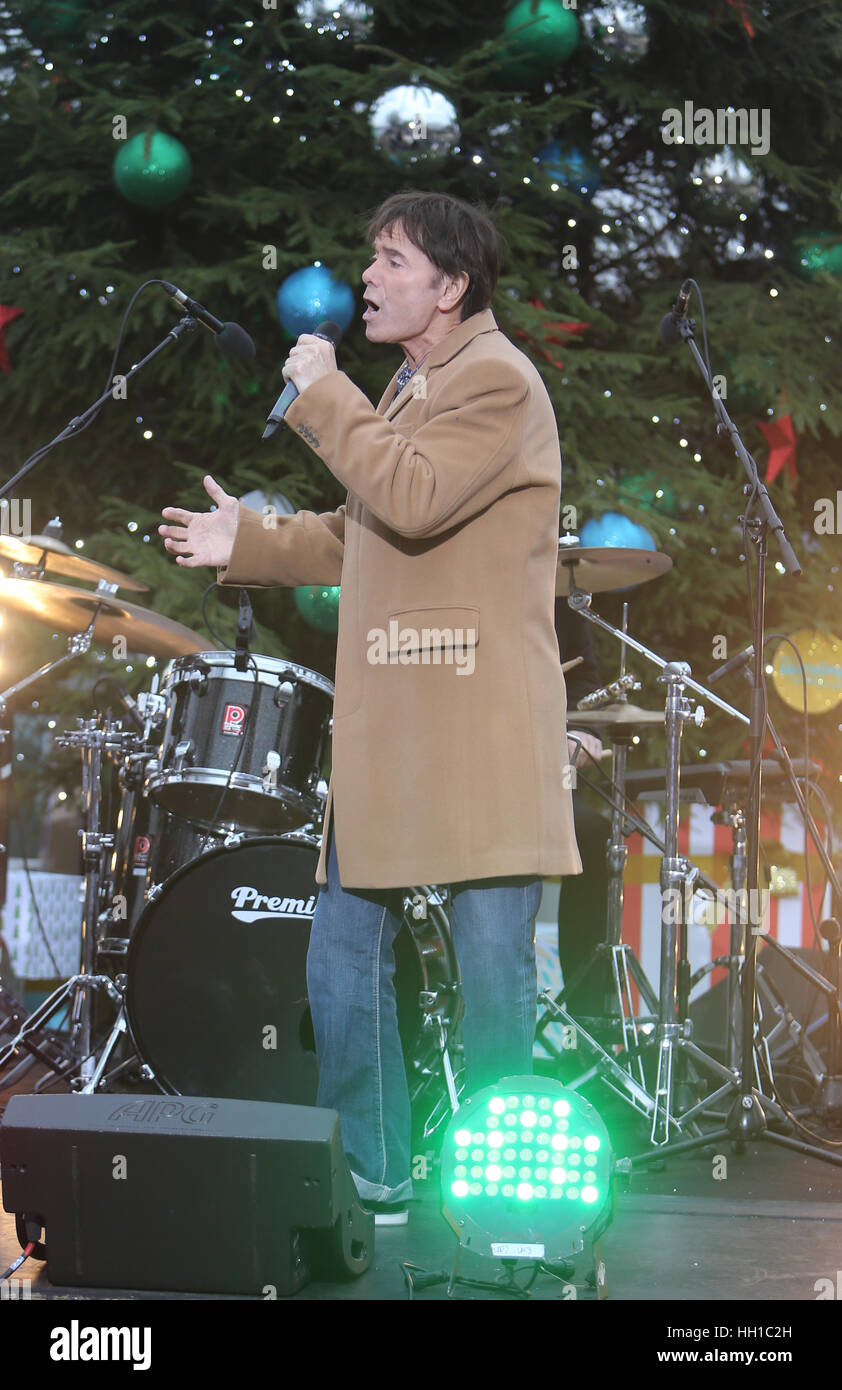 Cliff Richard singing on the south bank outside ITV Studios Featuring ...