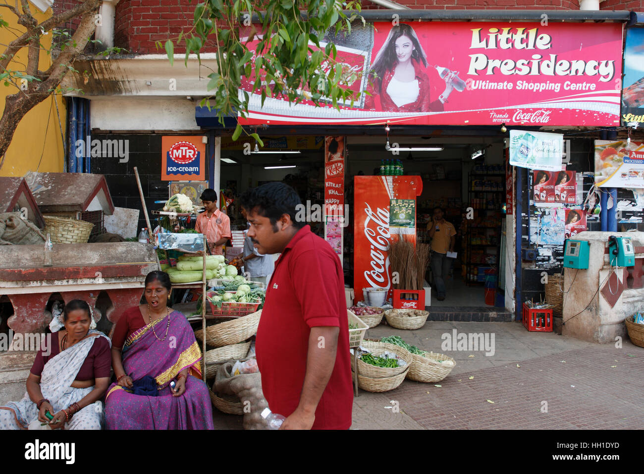 Indian shoppingstreet, Panaji, Panjim. Goa, India Stock Photo - Alamy