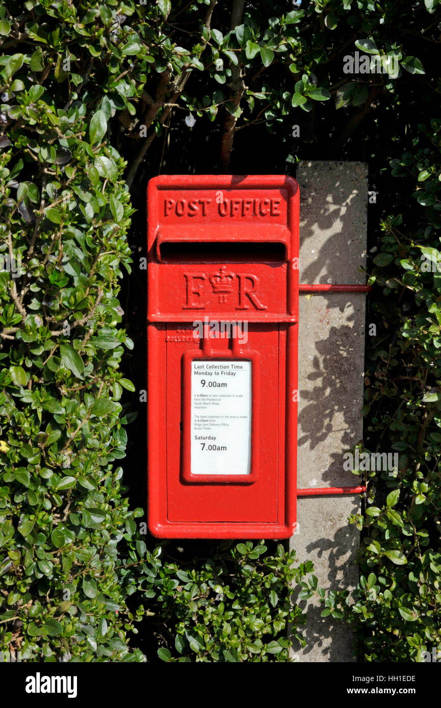 Queen elizabeth postbox hi-res stock photography and images - Alamy