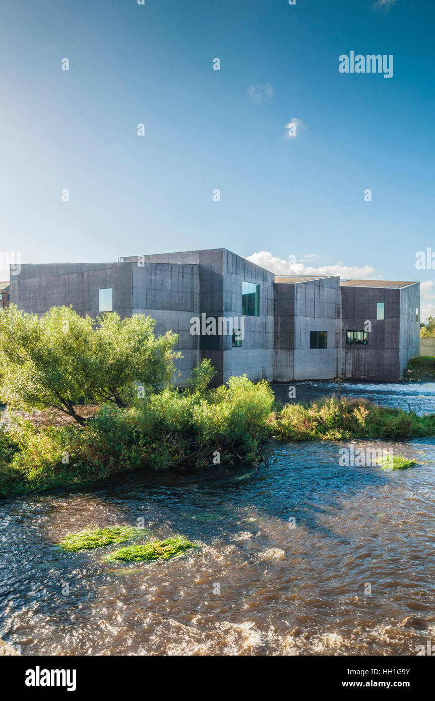 Barbara hepworth river form hi-res stock photography and images - Alamy