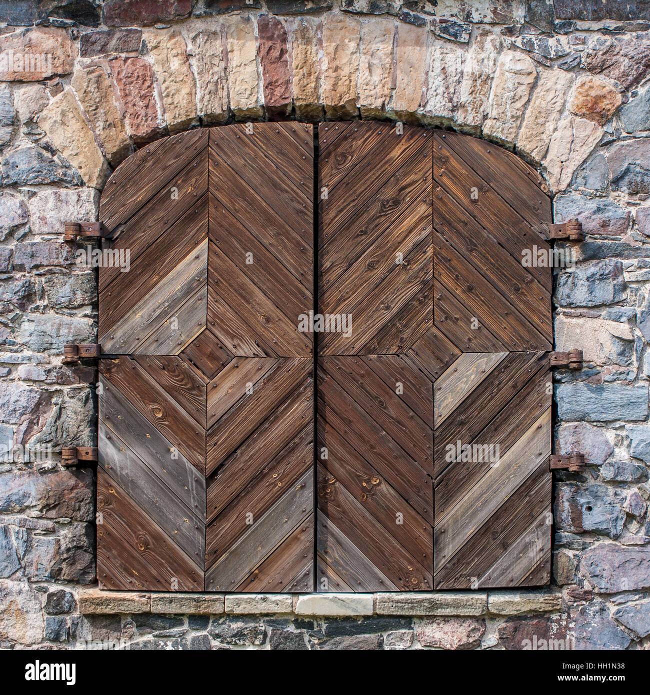 Ancient castle window hi-res stock photography and images - Alamy