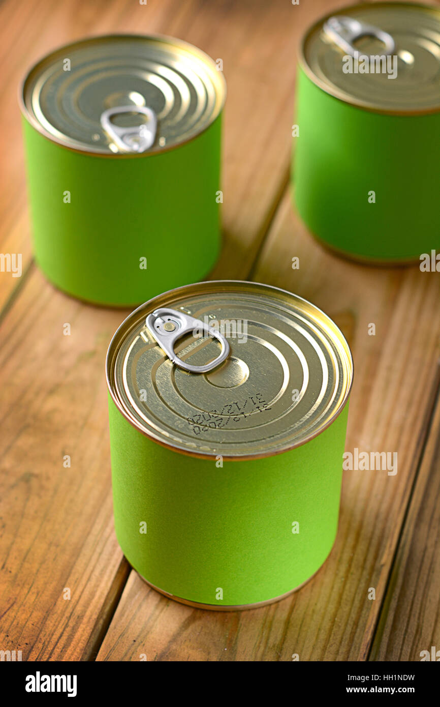 Closeup of aluminum cans - green color Stock Photo - Alamy